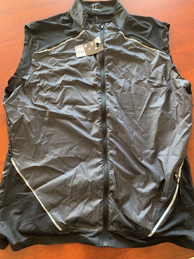 New (2 pcs) KIPRUN LIGHT MEN'S RUNNING JACKET SLEEVELESS - BLACK - Size ...