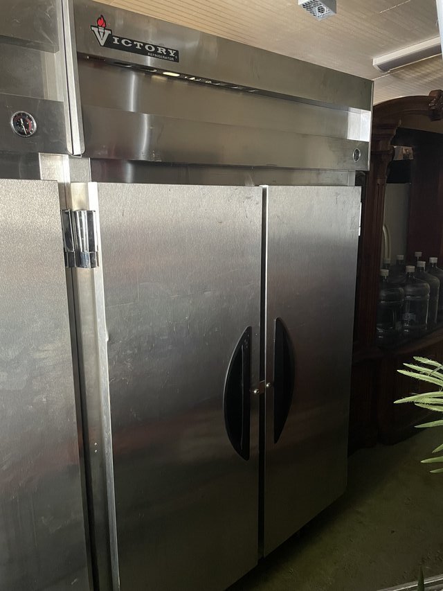 Commercial Stainless Steel 2 Door Refrigerator Victory VF-2 ...