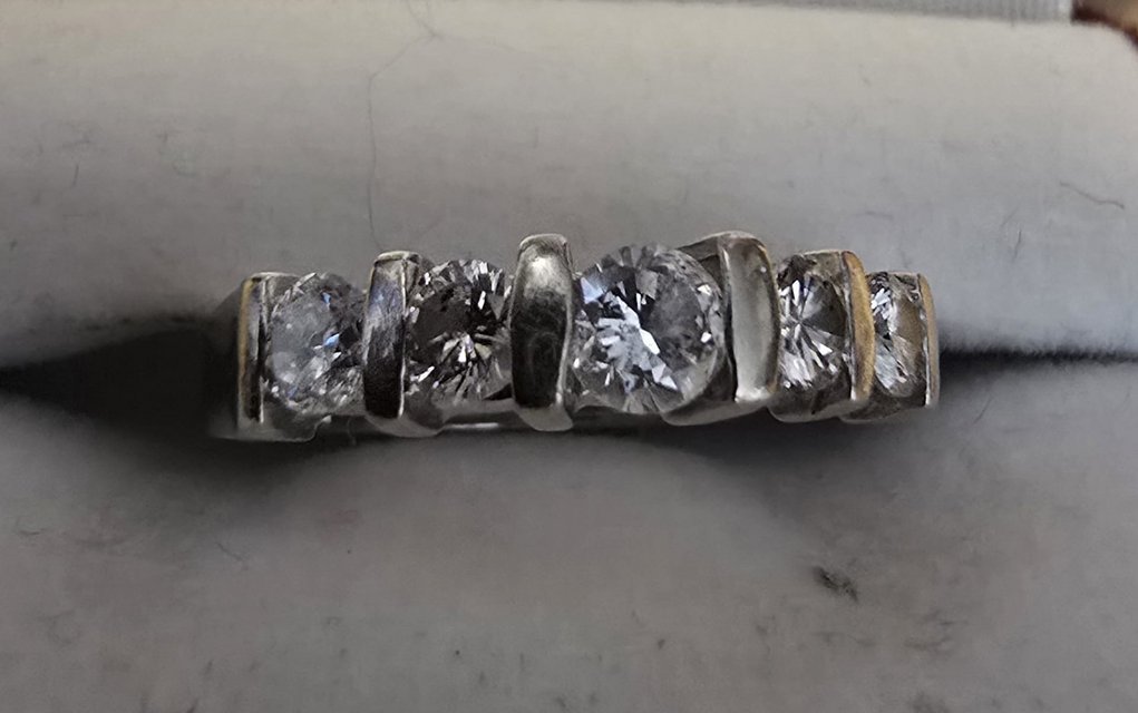 Diamond ring | Jewelry for sale on Ramstein bookoo!