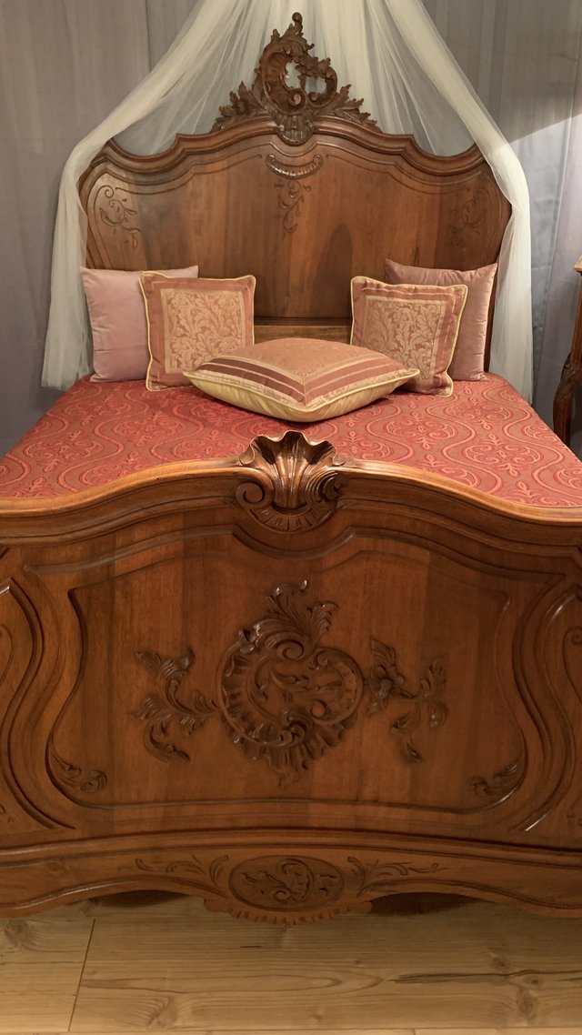 Bedroom Set - Lousi XV circa 1900 | Antiques for sale on Ramstein bookoo!